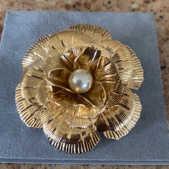 Talbots | Jewelry | Talbots 2k Gold Overlay Flower Pearl Pin Brooch | Poshmark